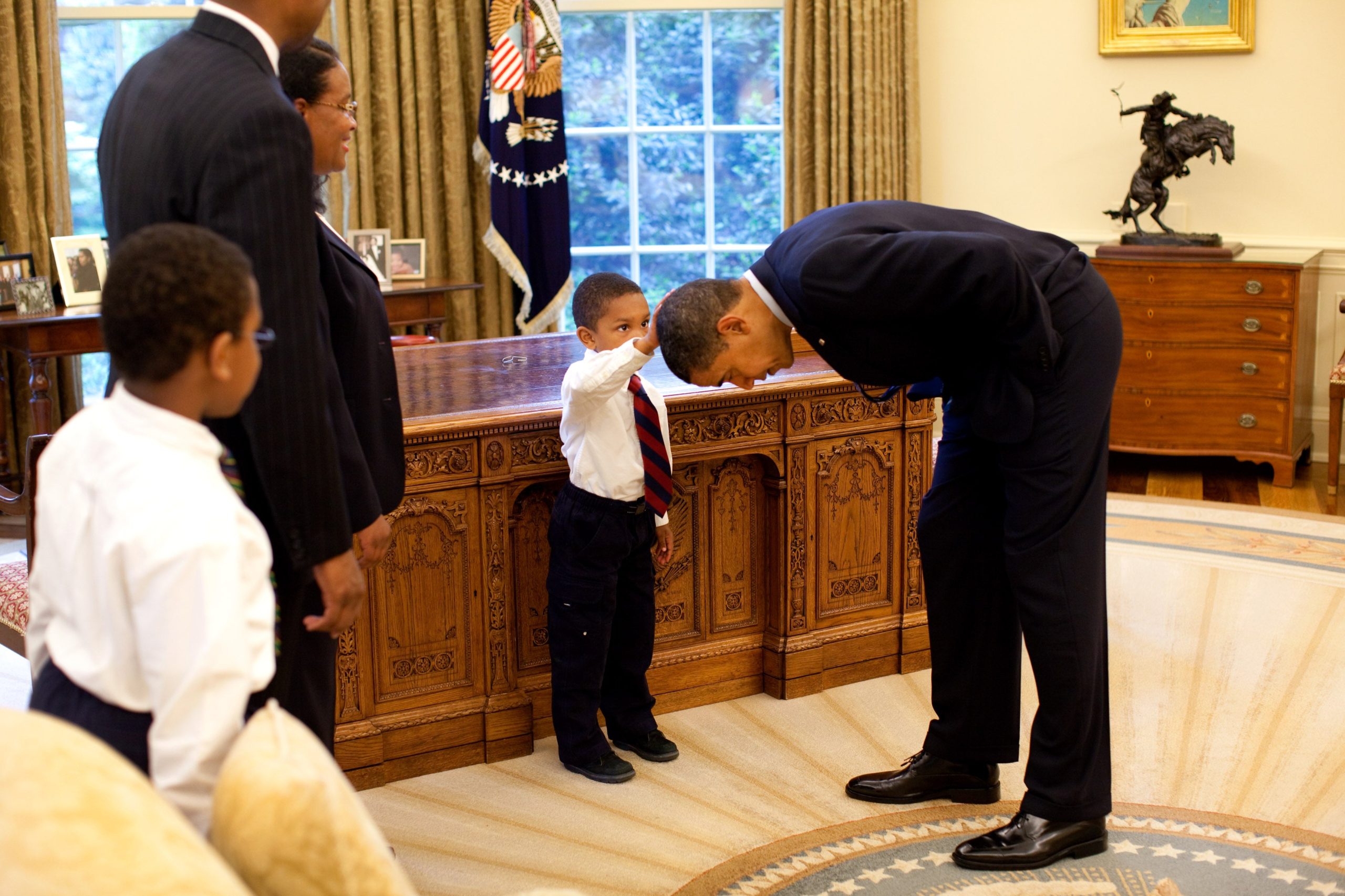 13 Years Later, Obama Reunites With Kid Who Touched His Hair In Iconic ...