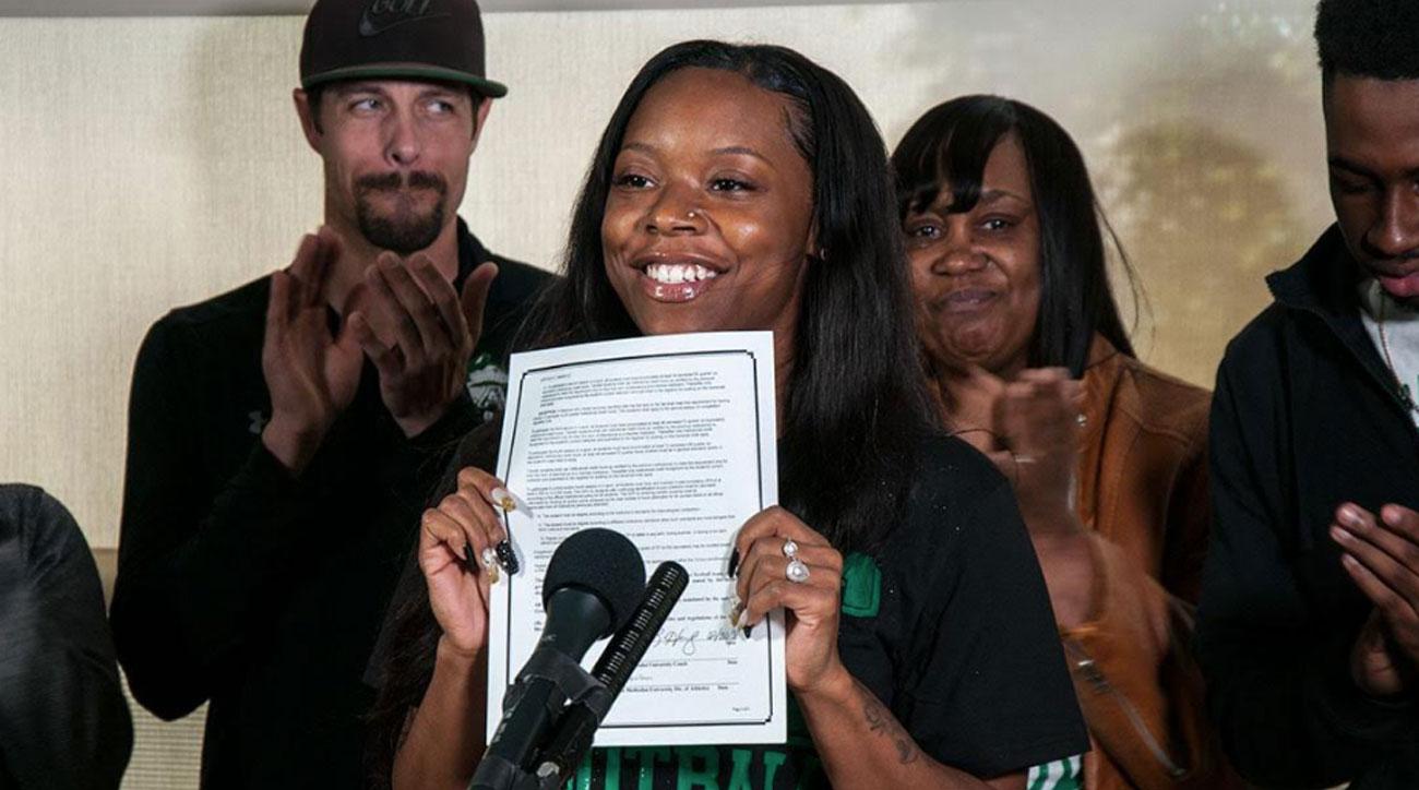 Antoinette Harris Just Made History With Full College Football ...